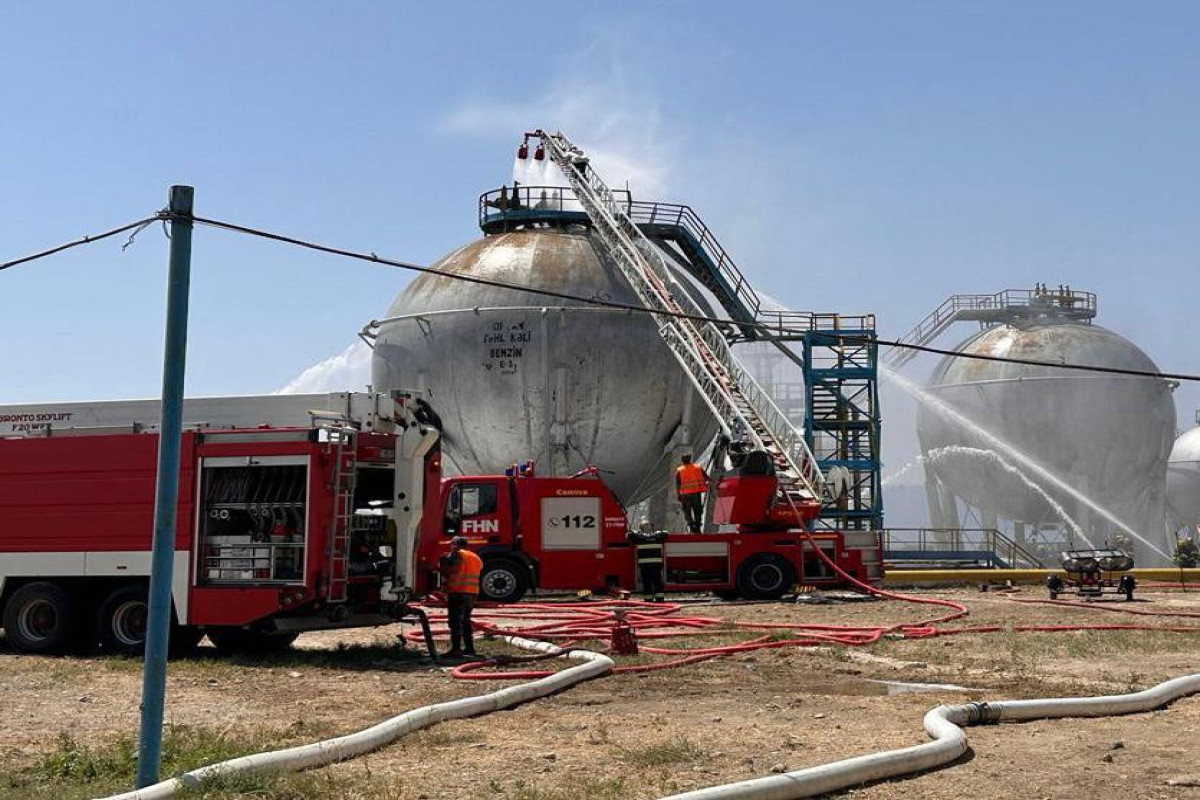 Sumqayıtda Polietilen zavodunda yanğın söndürülüb - AzPost.info